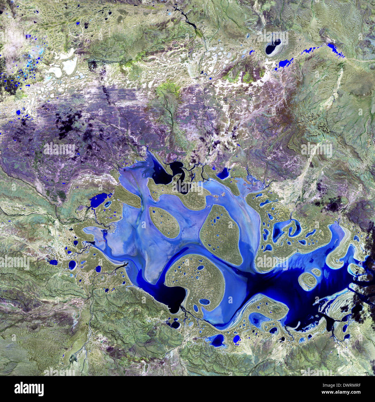 Lake Carnegie in Australia, fills with water only during periods of ...