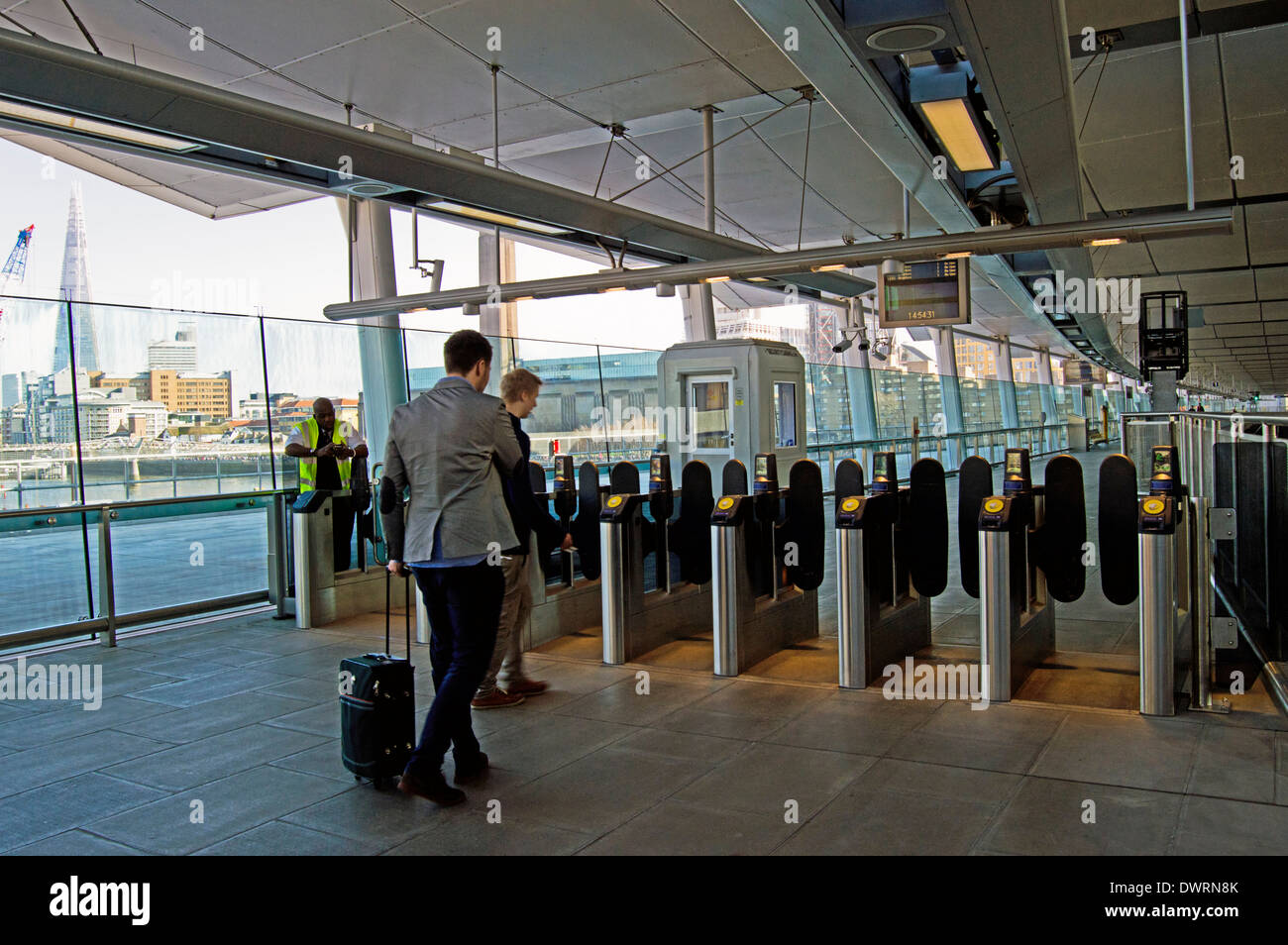 Oyster barriers hi-res stock photography and images - Alamy