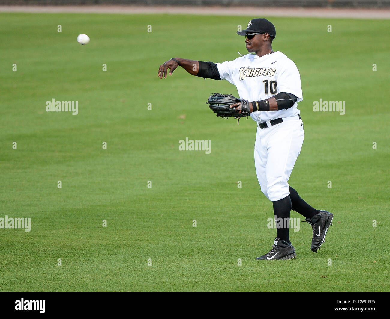March 12, 2014 - Orlando, FL, U.S: UCF outfielder Erik Barber (10 ...