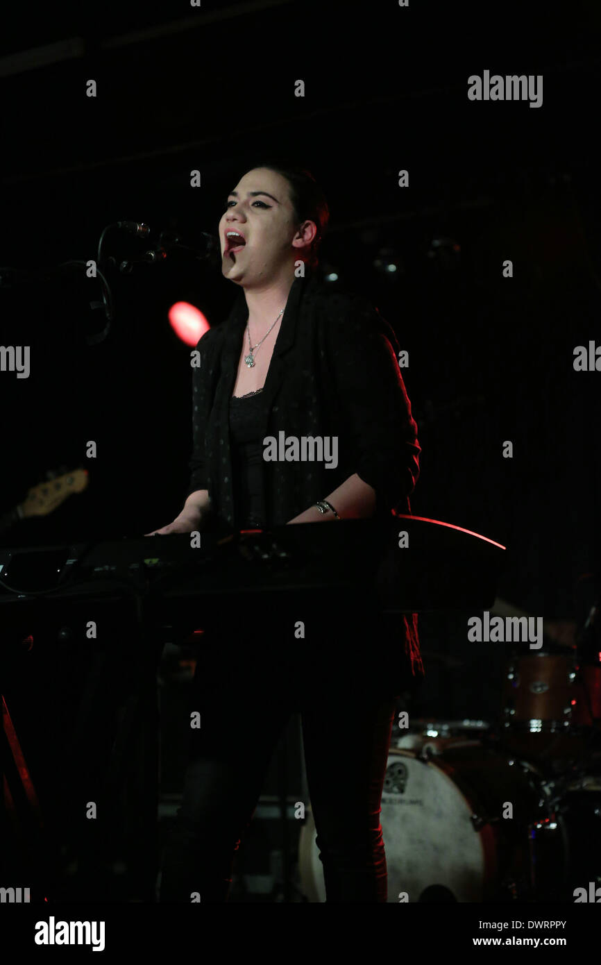 Nadine shah singer hi-res stock photography and images - Alamy