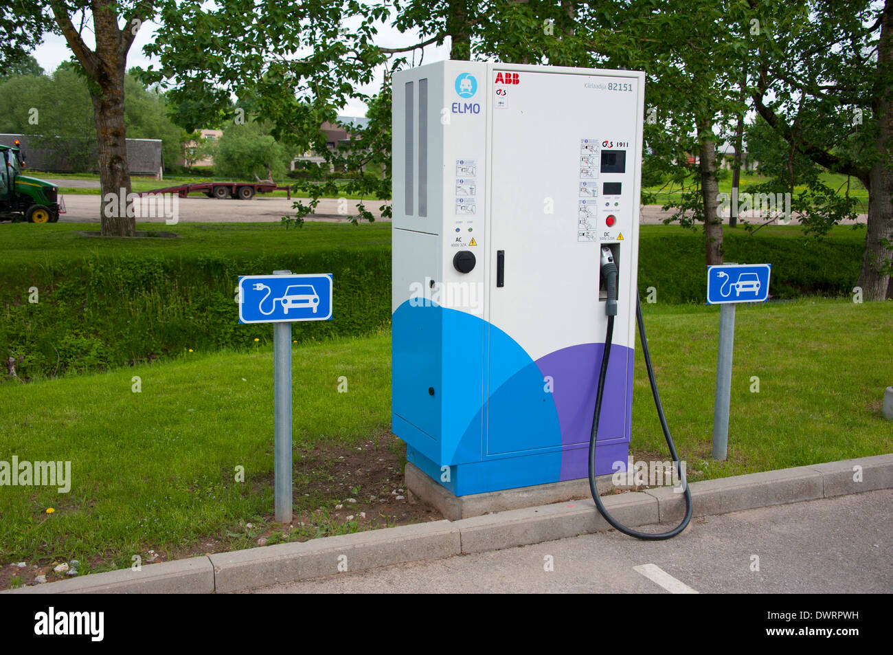 Filling station hi-res stock photography and images - Alamy