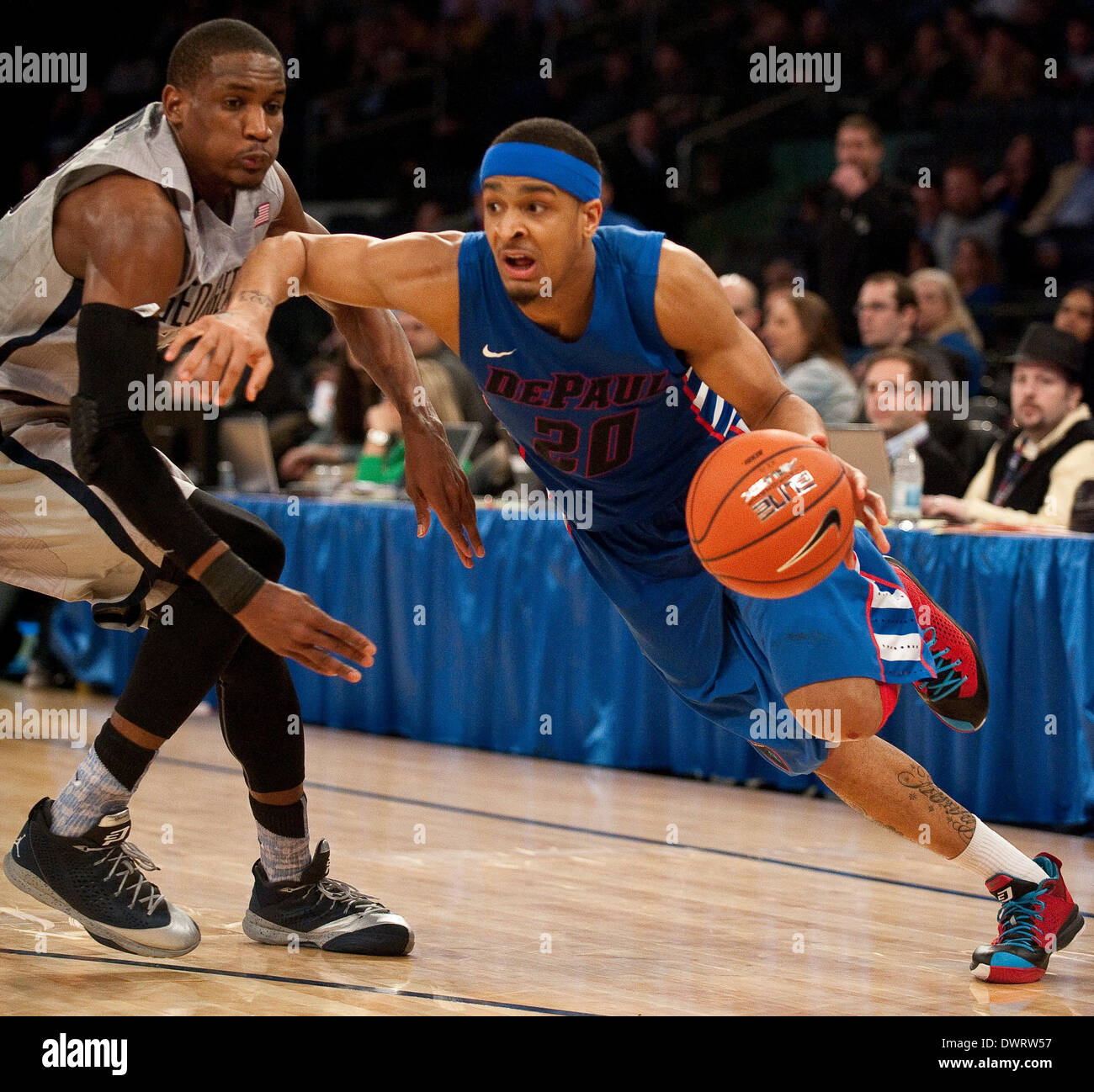 60 second ave hi-res stock photography and images - Alamy