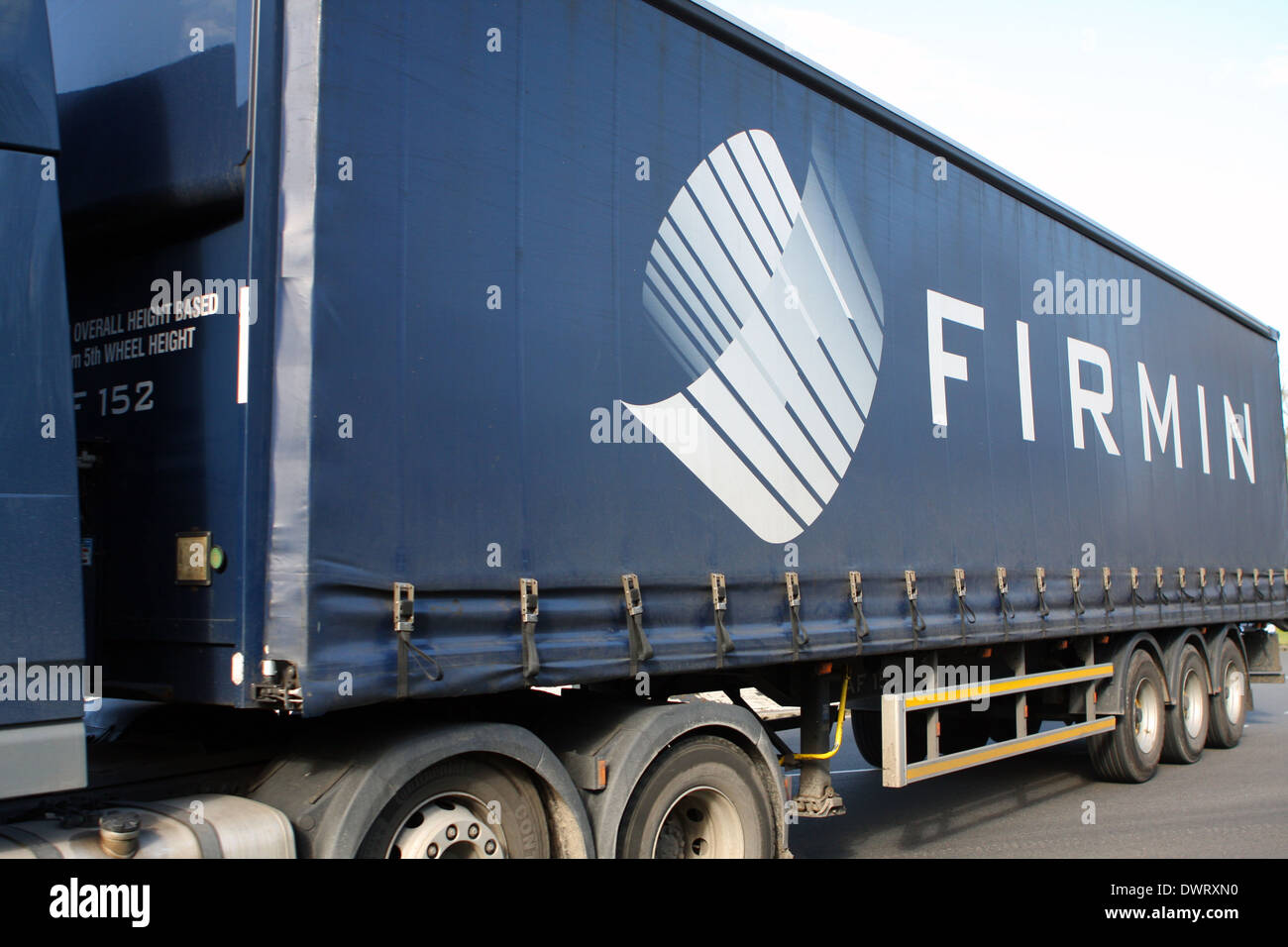 Articulated truck hi-res stock photography and images - Alamy