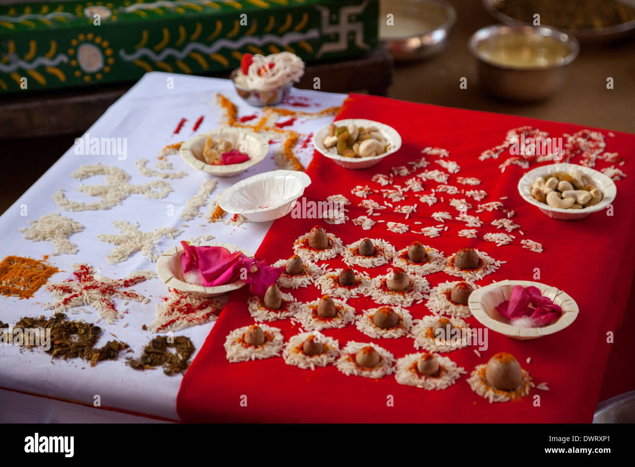 Hindu wedding party hi-res stock photography and images - Alamy