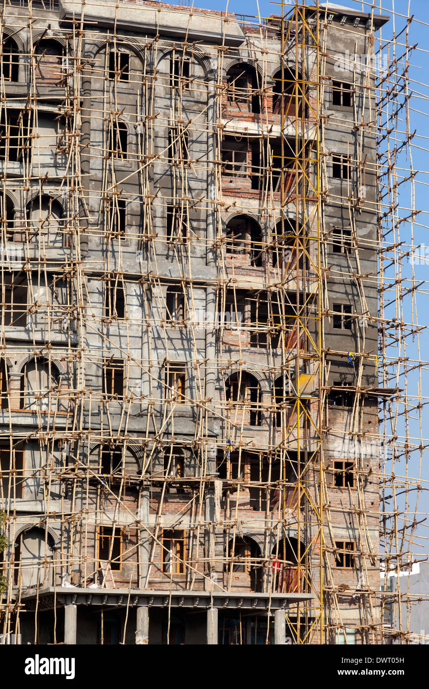 Jaipur, Rajasthan, India. Bamboo Scaffolding on High-rise Building ...