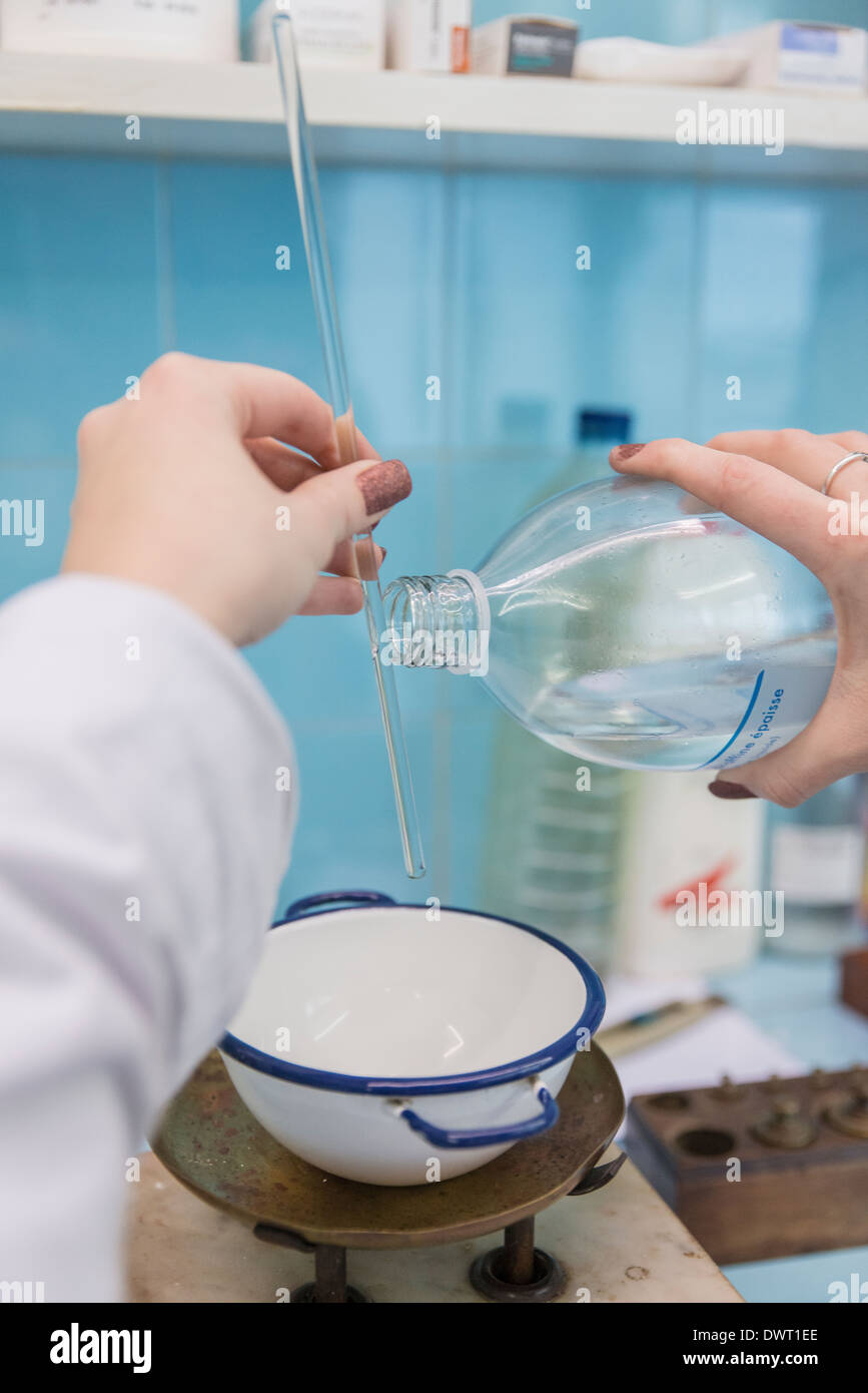 Medicines for individual preparation hi-res stock photography and ...