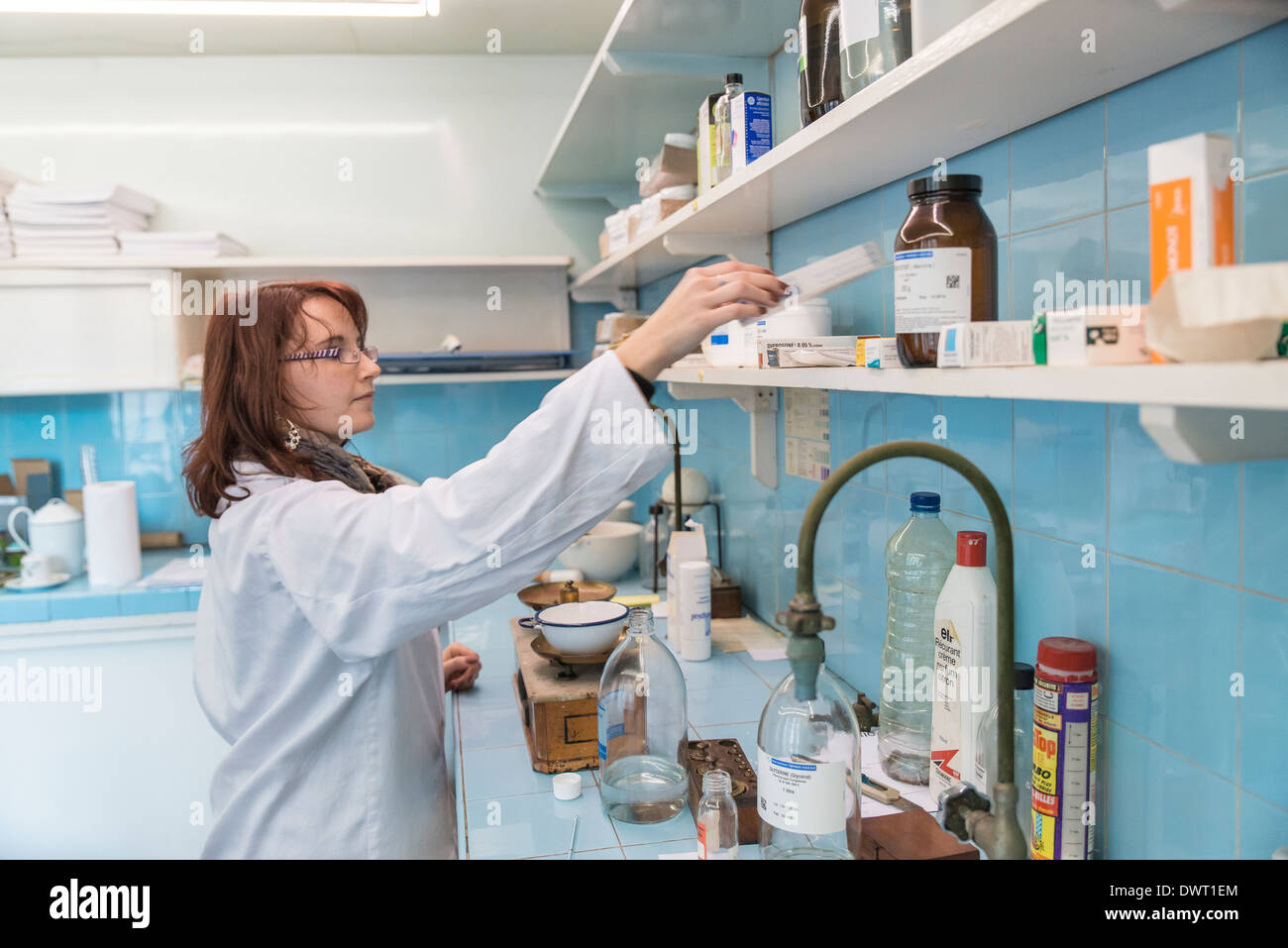 Medical preparation lab hi-res stock photography and images - Alamy