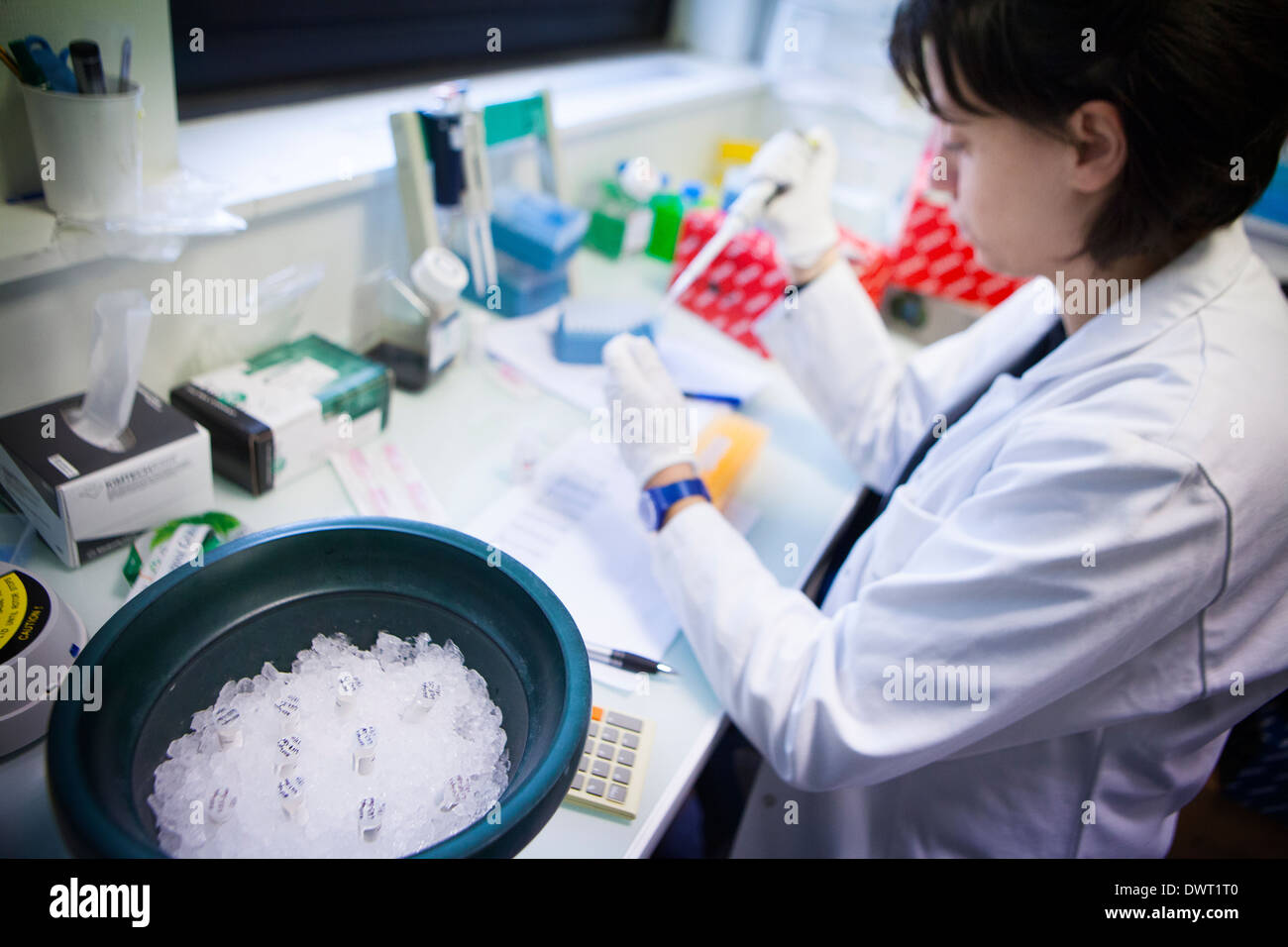 Medical hiv research lab hi-res stock photography and images - Alamy