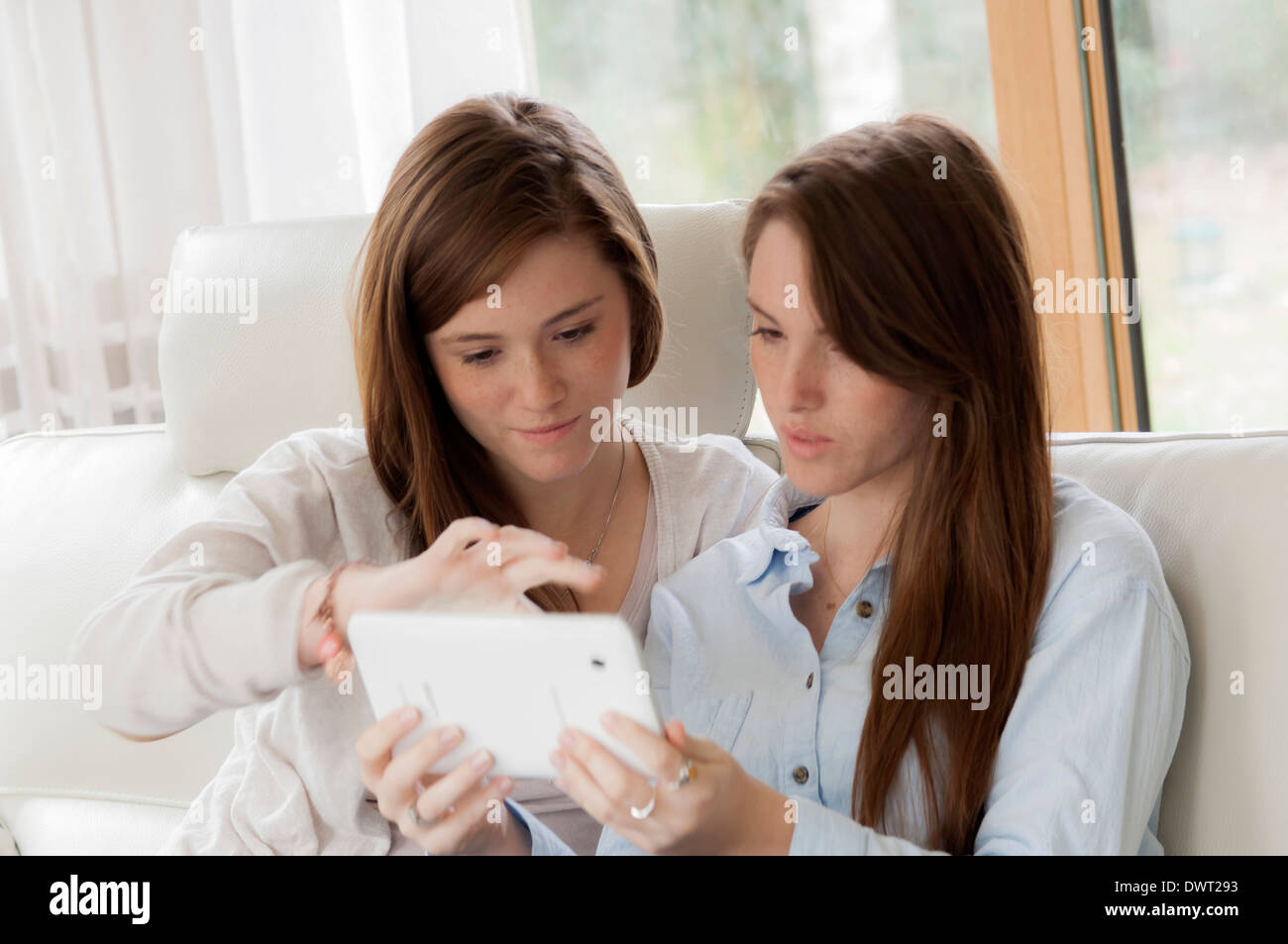 14 teen tablet computer hi-res stock photography and images - Alamy