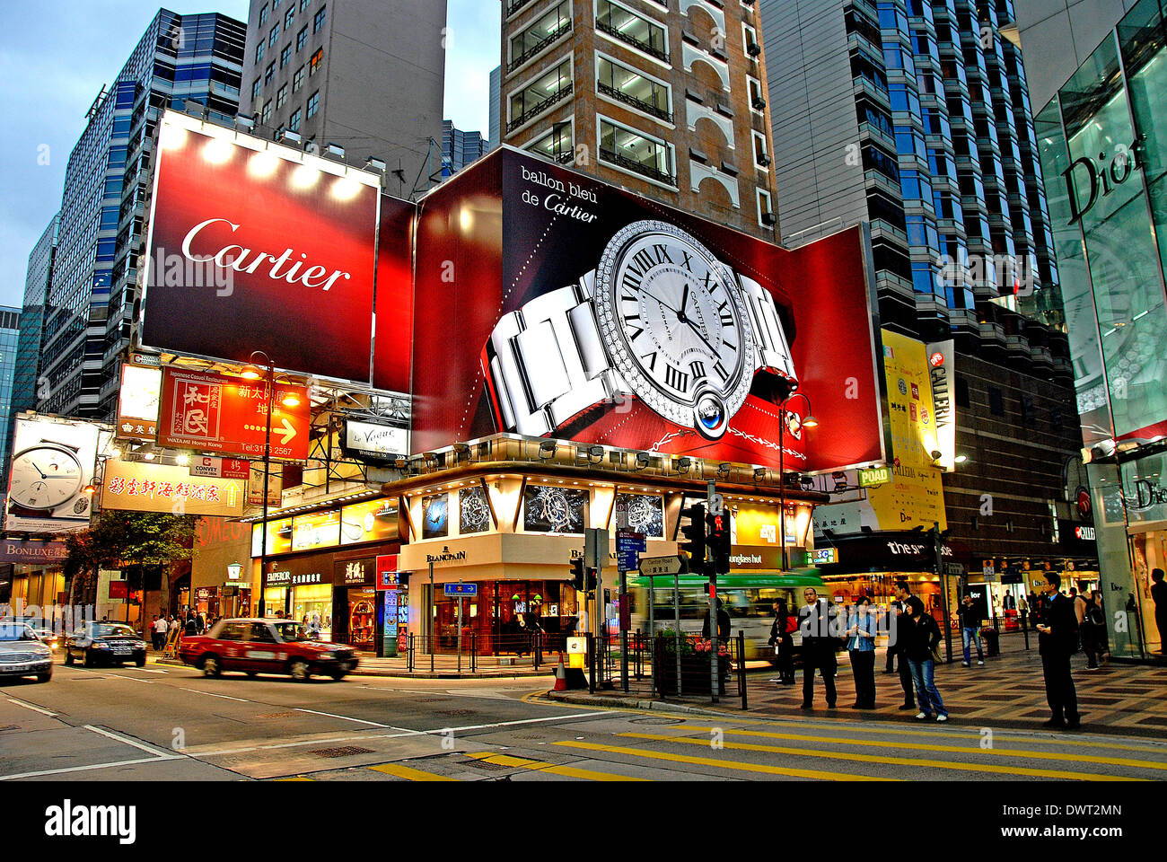 Hong kong luxury shopping street hi-res stock photography and images ...