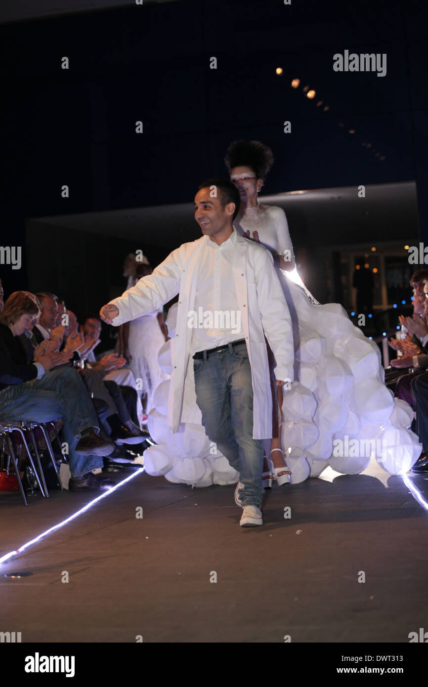 Spray-on fashion catwalk show, Imperial college, London. A new cotton ...