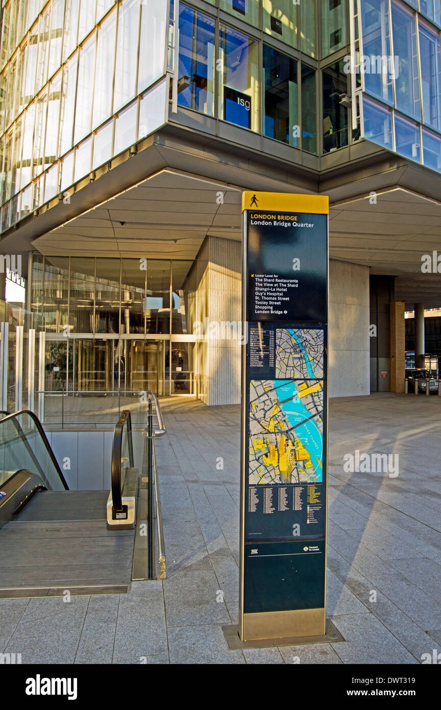 Tourist information sign in London Bridge Quarter, London, England ...