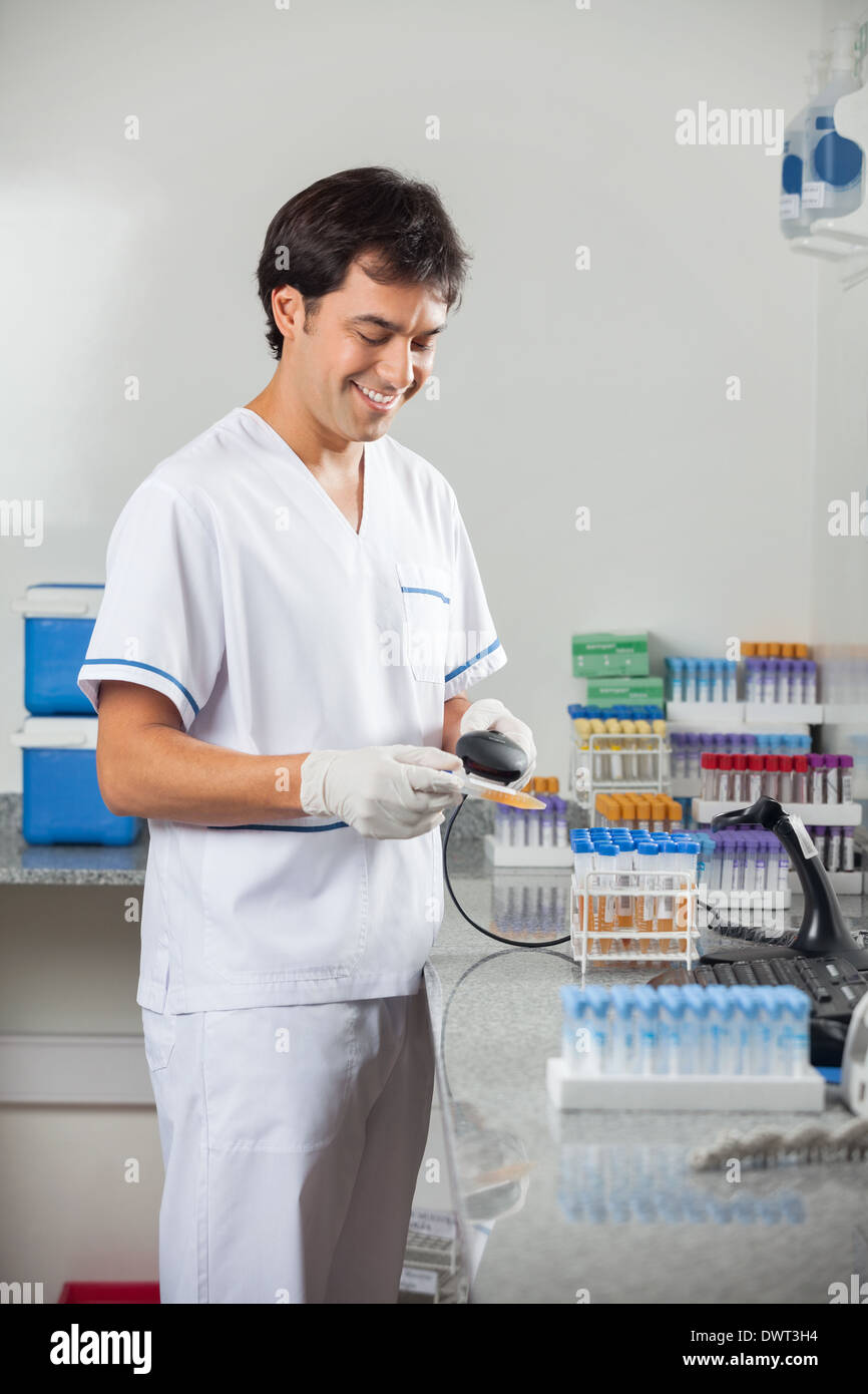 Hospital barcode scanner hi-res stock photography and images - Alamy