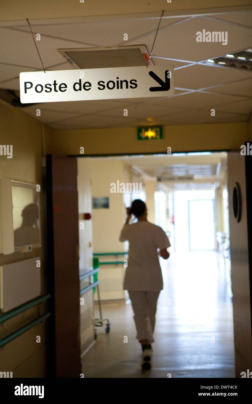 Hospital nurses station sign hi-res stock photography and images - Alamy