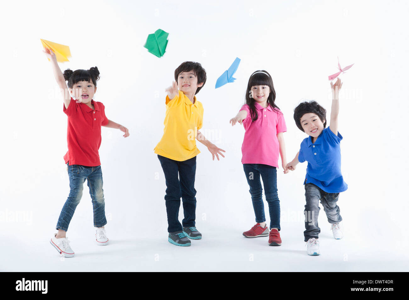 Flying paper planes hi-res stock photography and images - Alamy