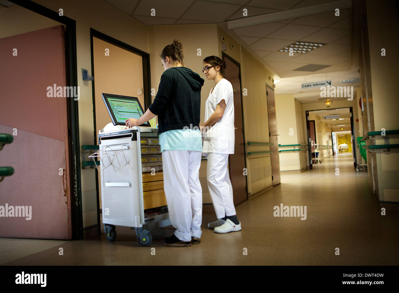 Student nurse hi-res stock photography and images - Alamy