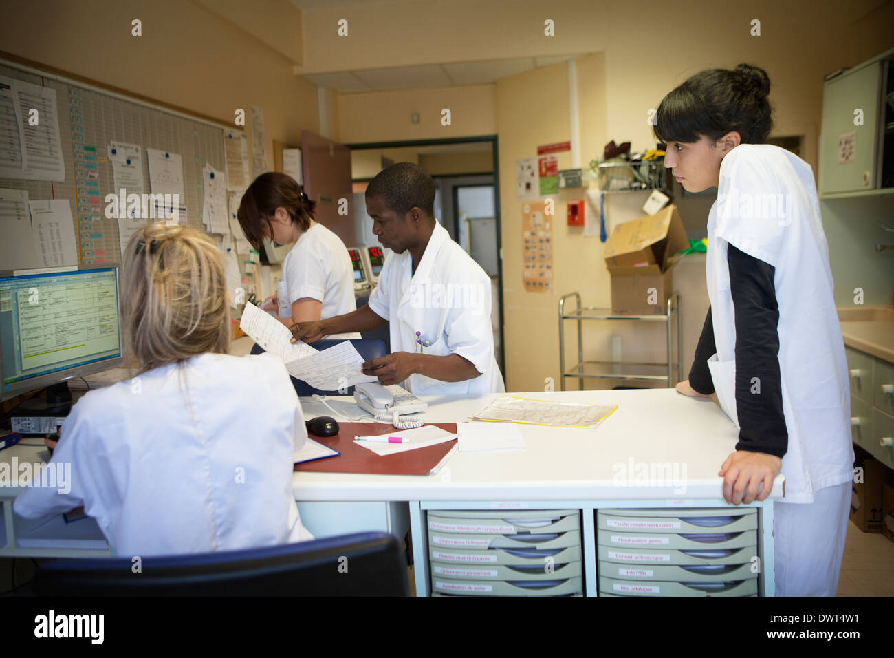 Hospital students hi-res stock photography and images - Alamy