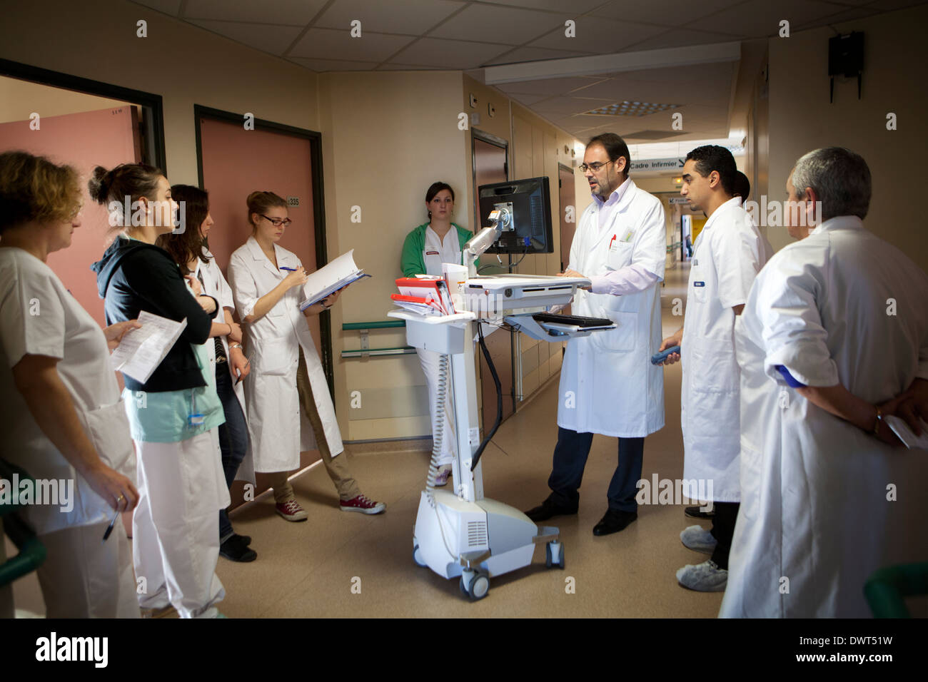 Nurse team hospital hi-res stock photography and images - Alamy
