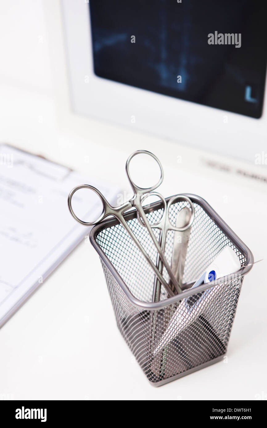 Working desk scissors hi-res stock photography and images - Alamy