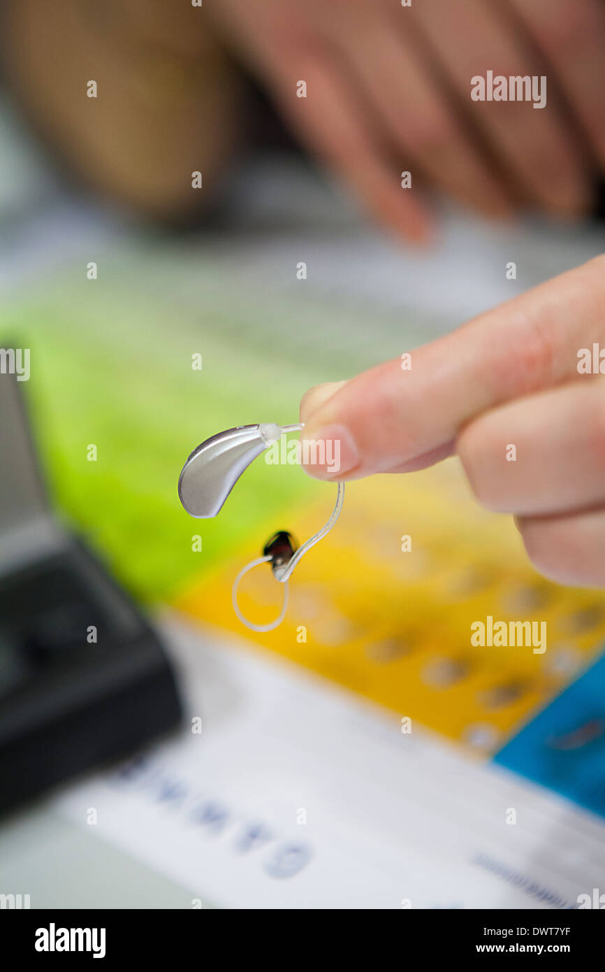 Hearing aid old hi-res stock photography and images - Alamy