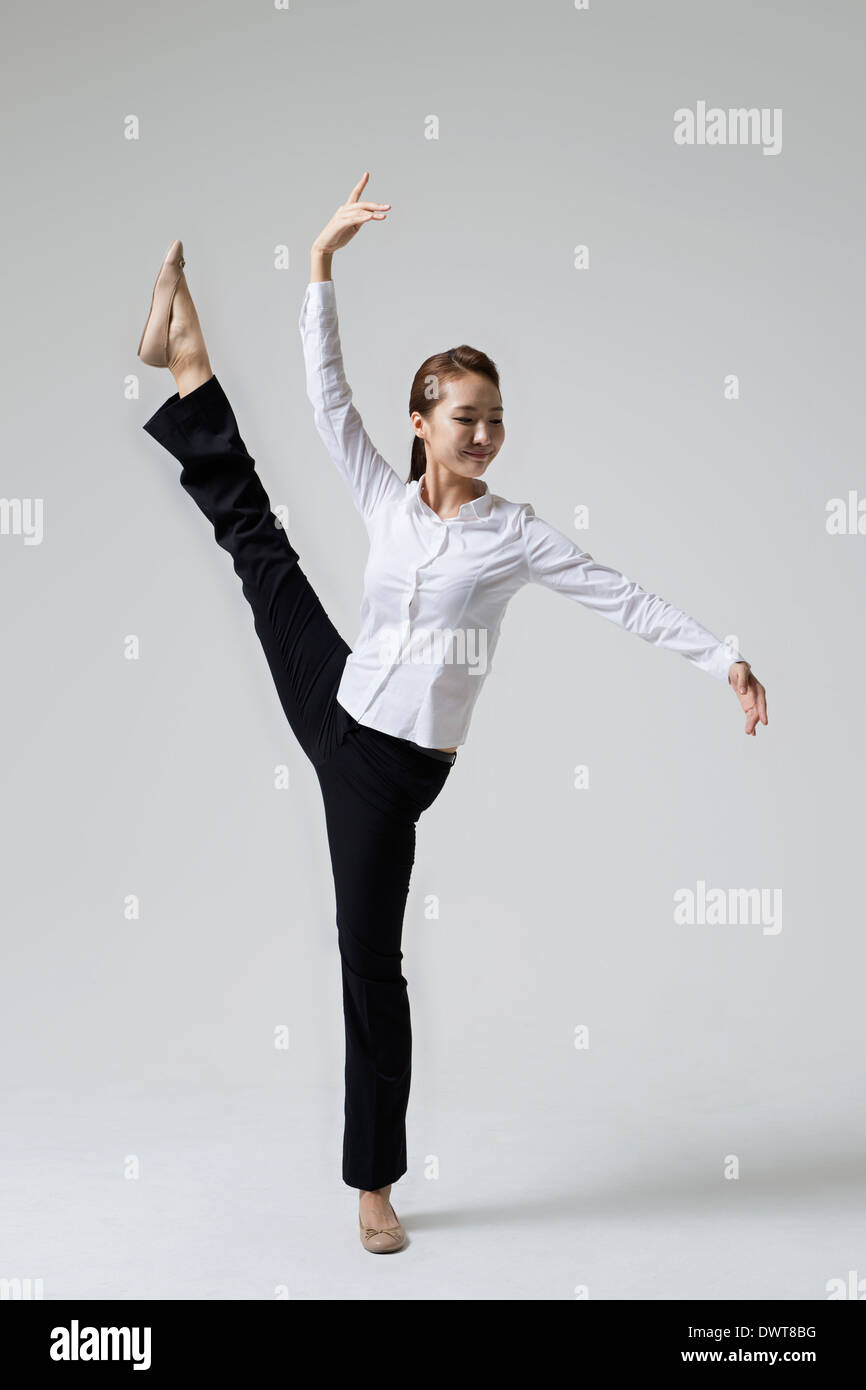 Dance poses hi-res stock photography and images - Alamy