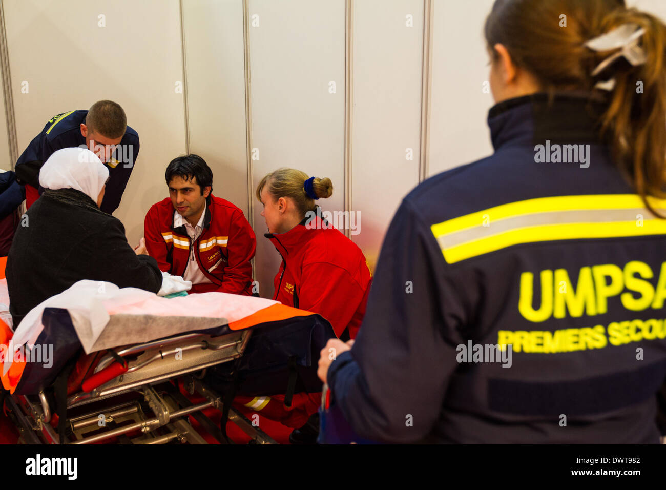 First aid team Stock Photo - Alamy