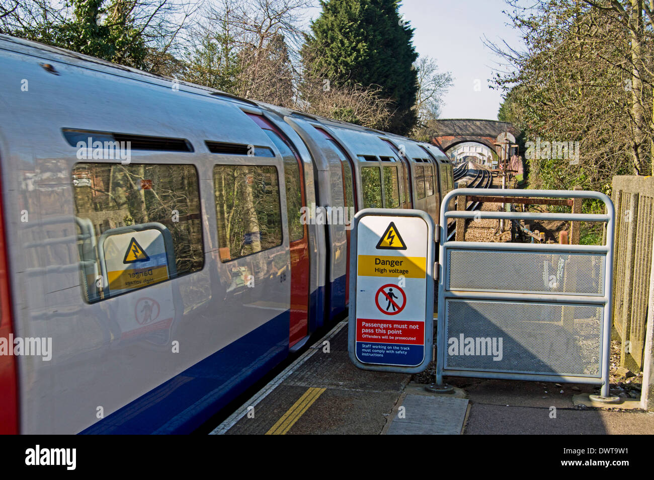 Sudbury town underground station hi-res stock photography and images ...