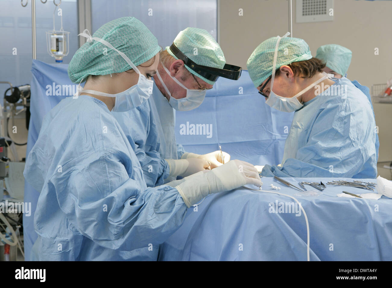 Abdominal trauma hi-res stock photography and images - Alamy