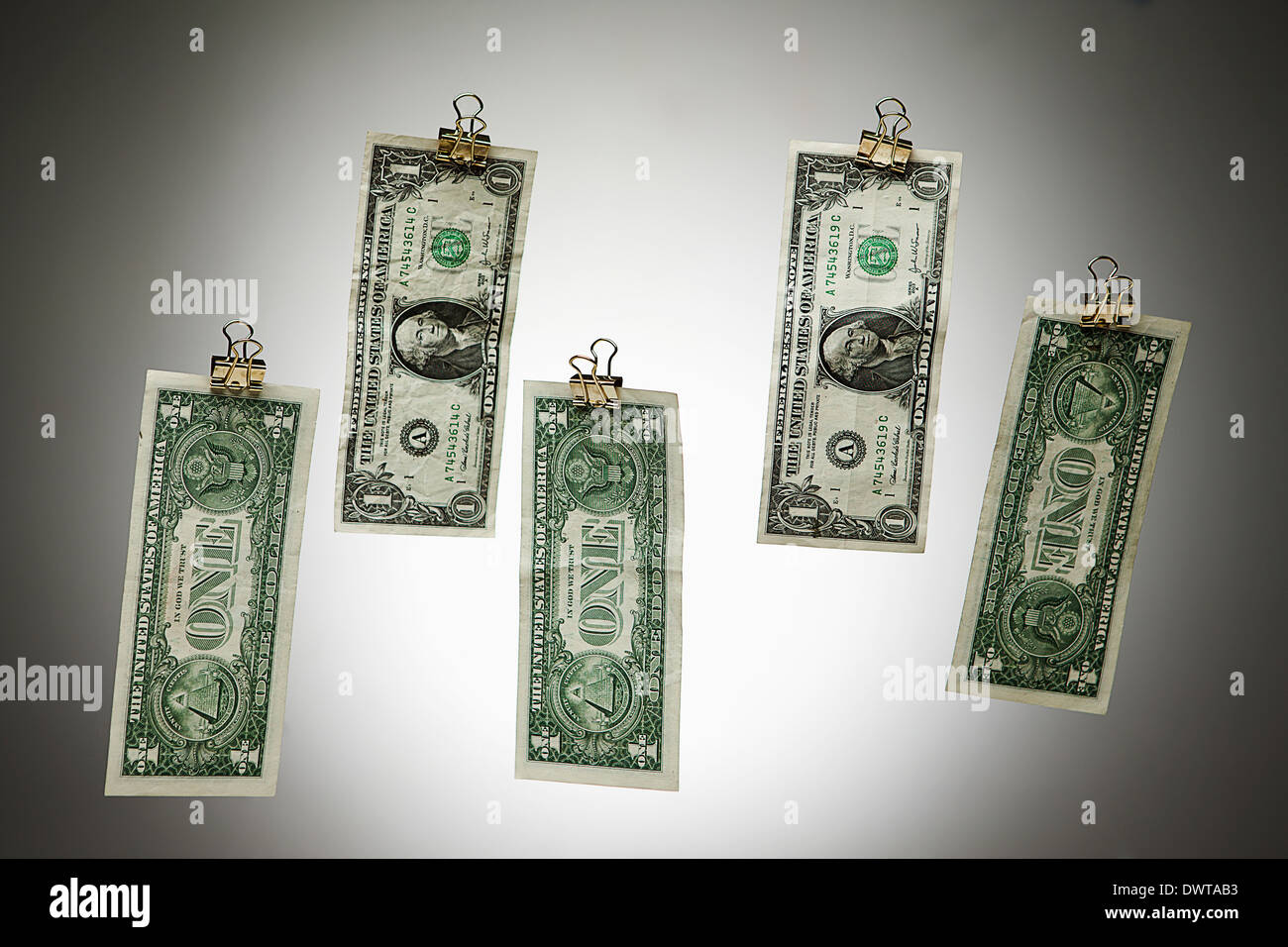 Hanging by strings hi-res stock photography and images - Alamy