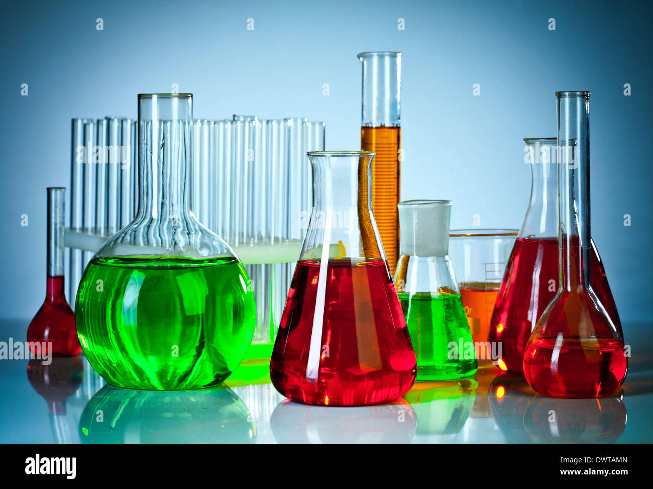 Round bottom flask test hi-res stock photography and images - Alamy