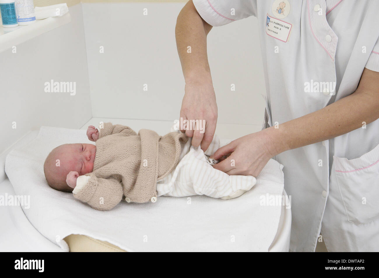 Medical examination newborn baby Stock Photo - Alamy