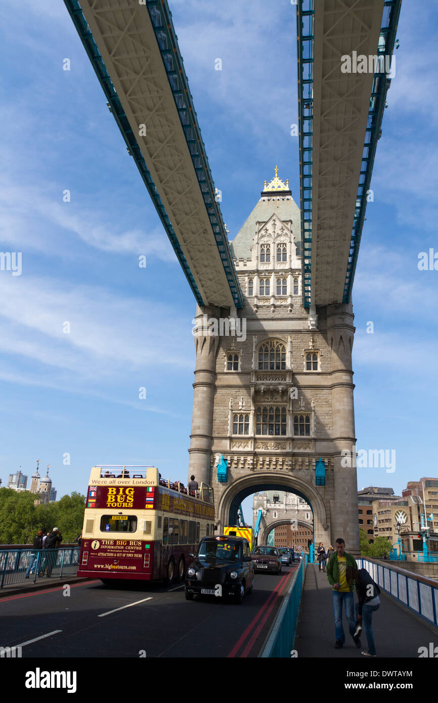 Tower Bridge, London with taxi and tourist sightseeing bus Stock Photo ...