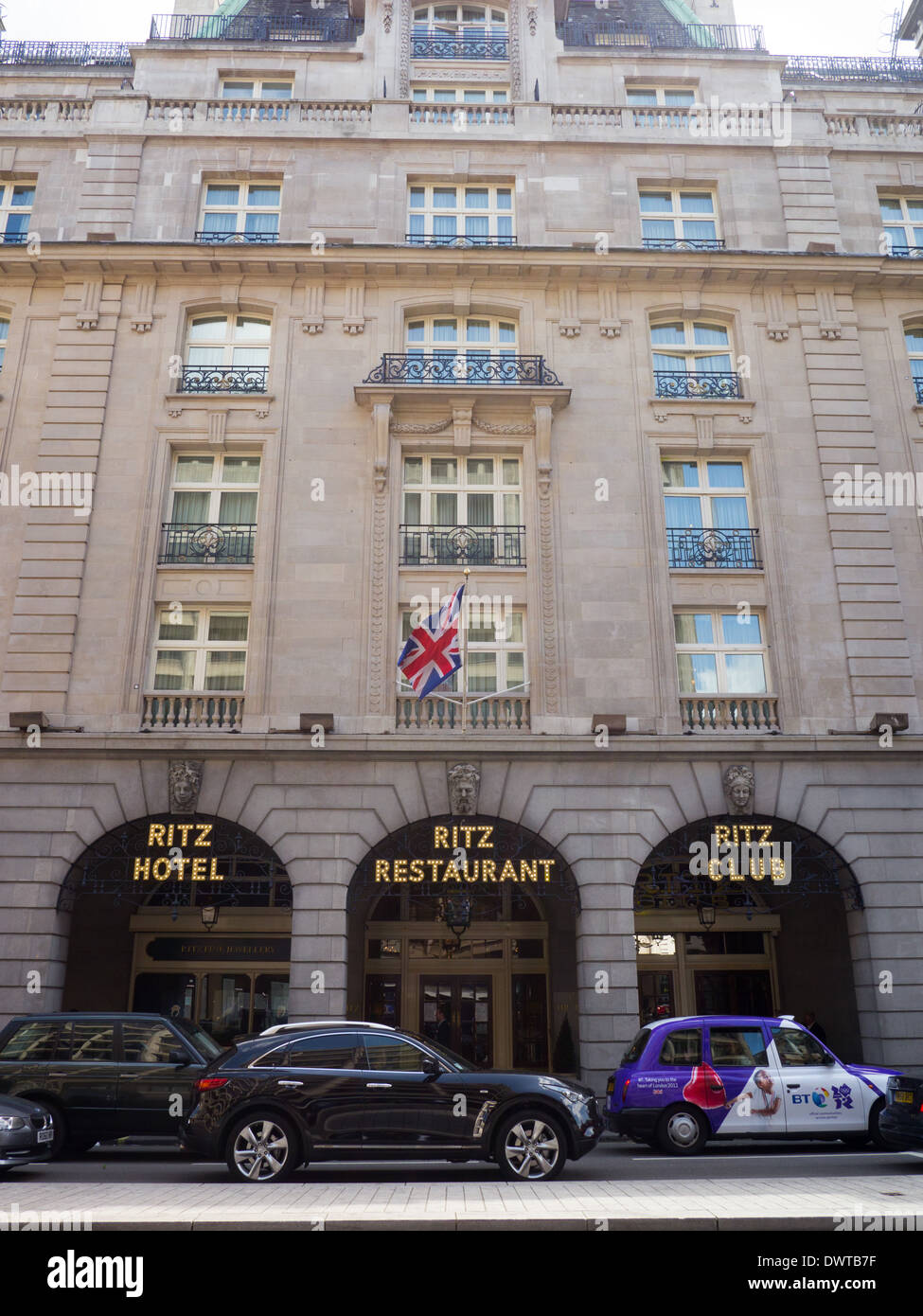 The ritz hotel front london hi-res stock photography and images - Alamy