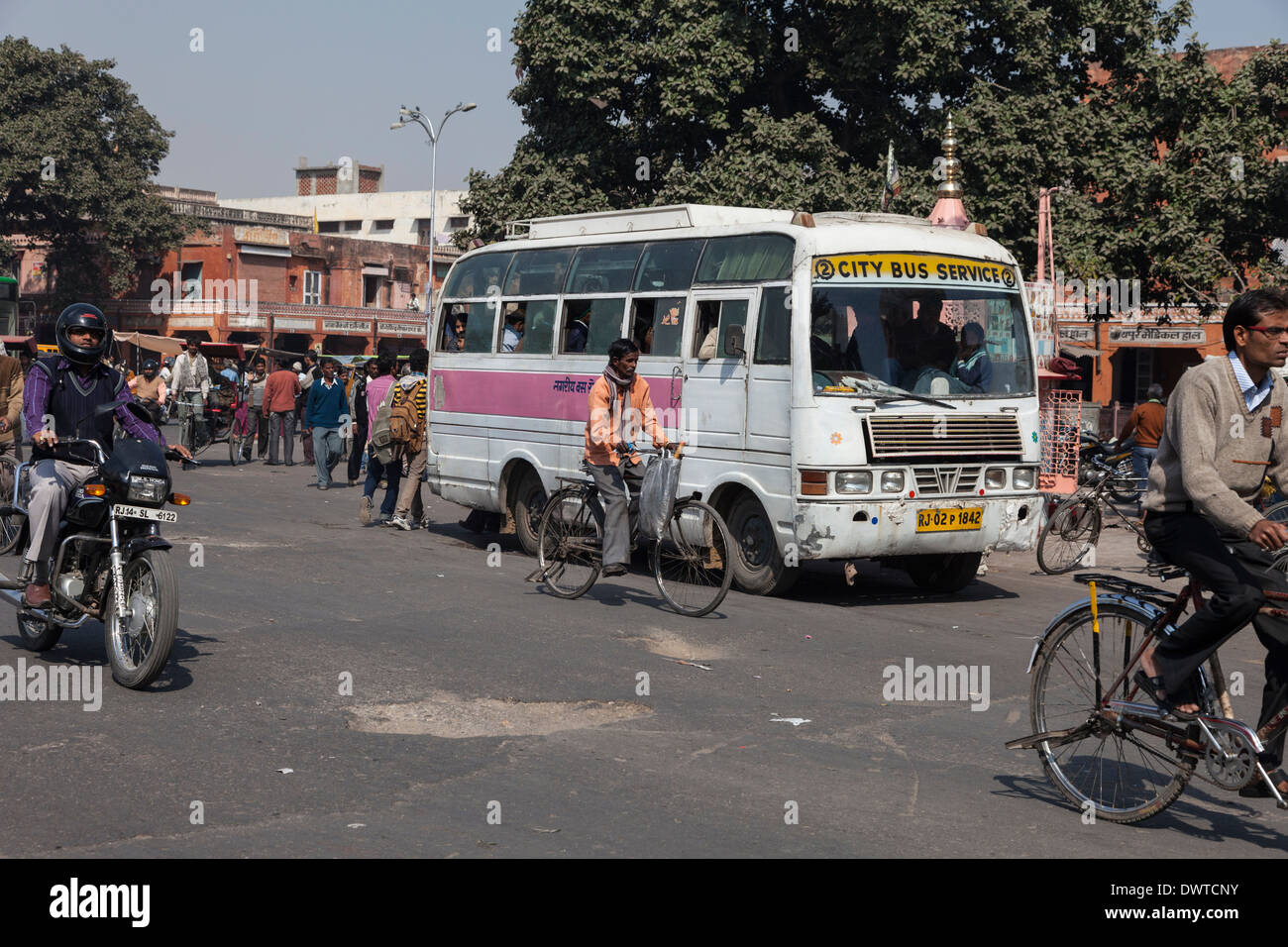 Jaipur, Rajasthan, India. Mid-day Street Traffic in Central Jaipur ...