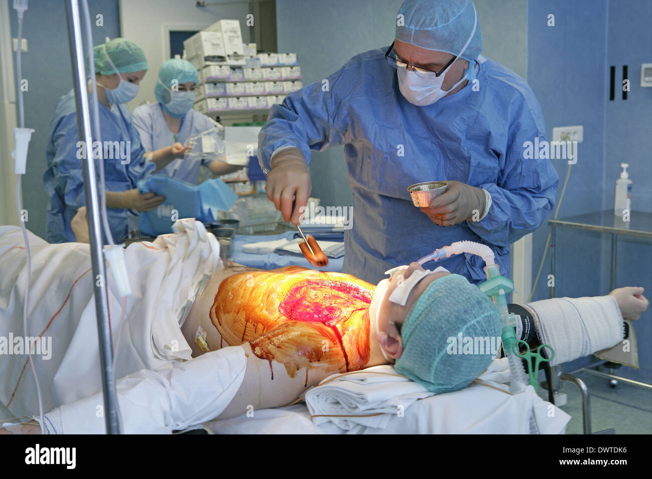 Intubated Patient High Resolution Stock Photography and Images - Alamy