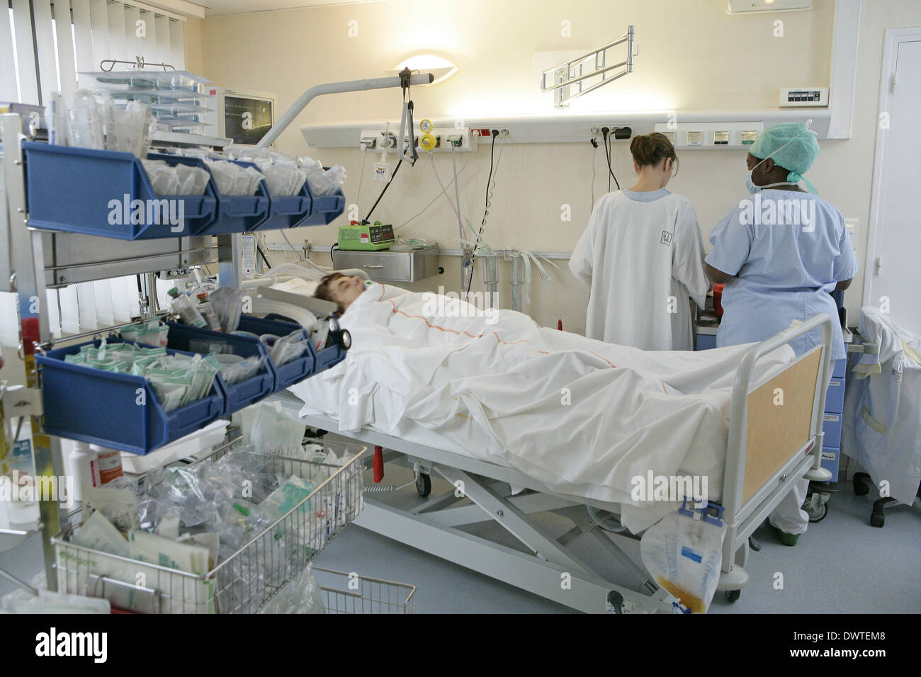 Recovery nursing hi-res stock photography and images - Alamy