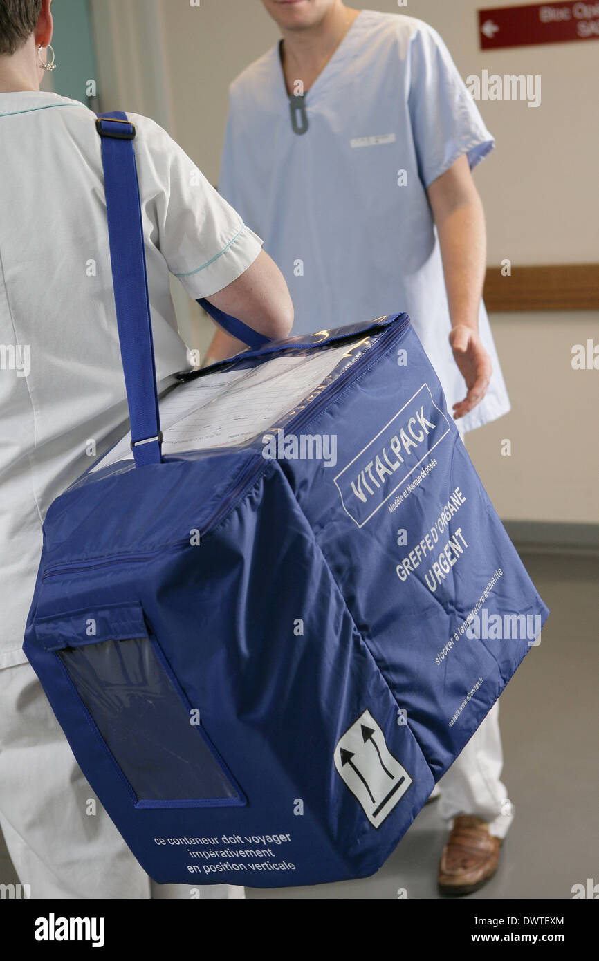 Heart transplant transportation Stock Photo - Alamy