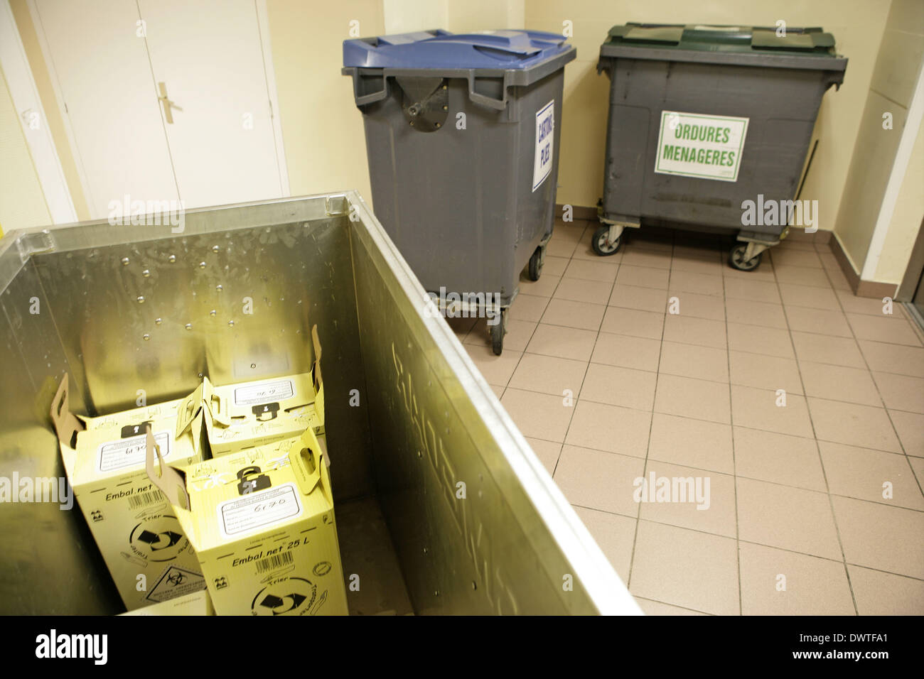 Waste collection hospital Stock Photo - Alamy