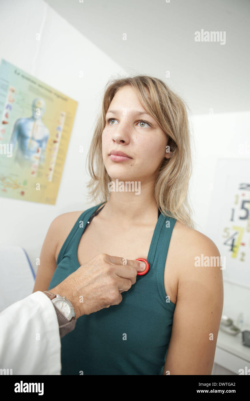 Auscultation woman hi-res stock photography and images - Alamy