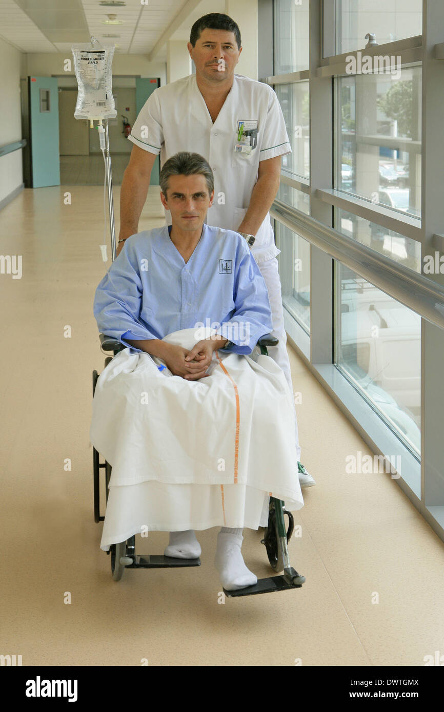 Hospital porter hi-res stock photography and images - Alamy
