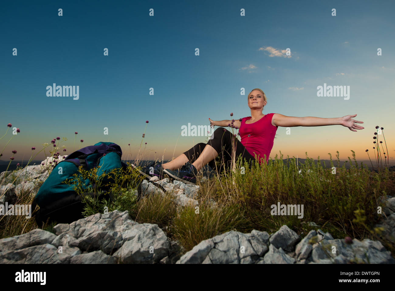 Female hiking and trekking hi-res stock photography and images - Alamy