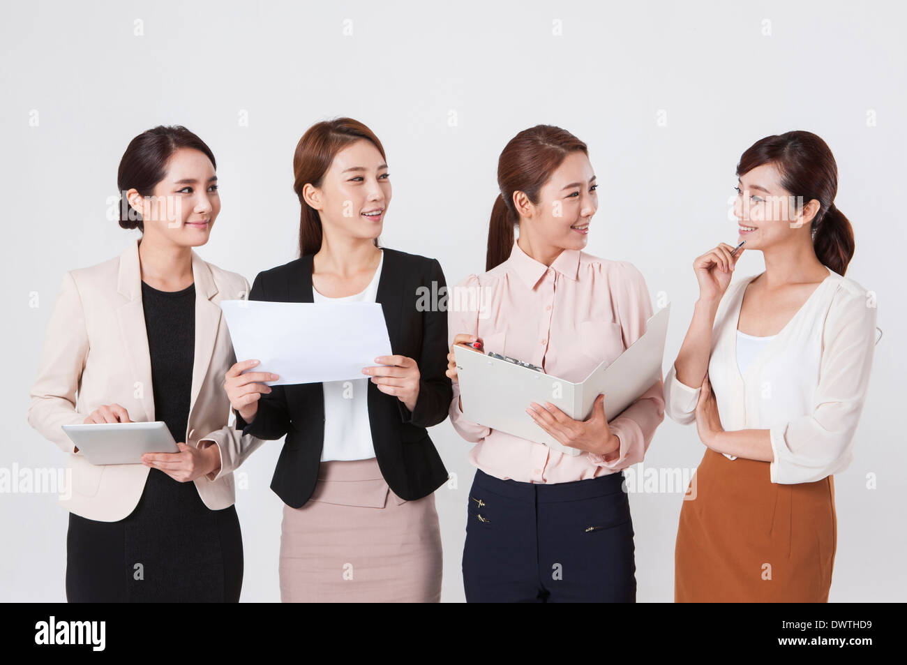 Business women talking hi-res stock photography and images - Alamy