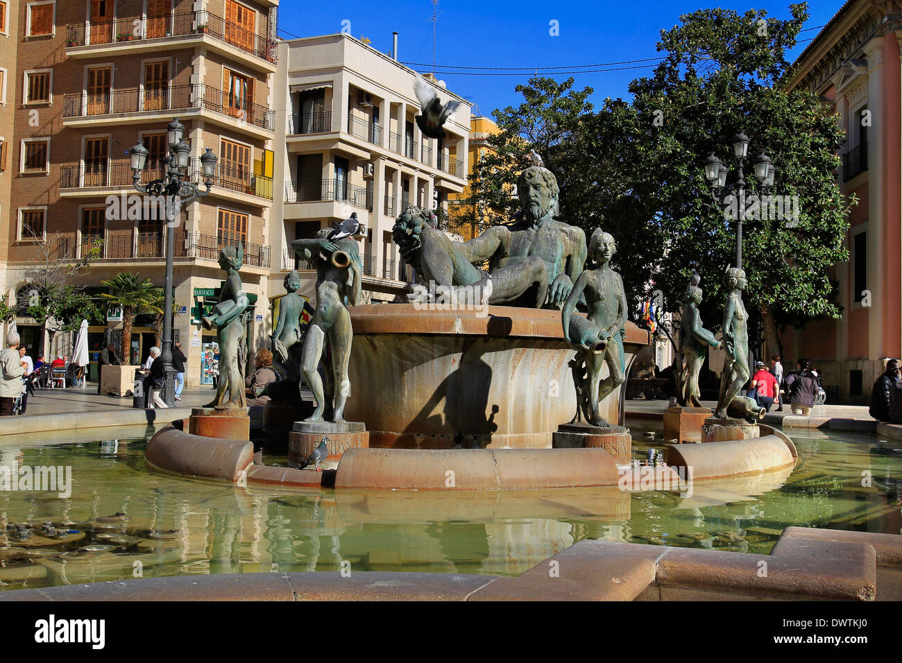 Fountain of Neptune in the Mare del Deo, Plaza de la Virgen, Valencia ...