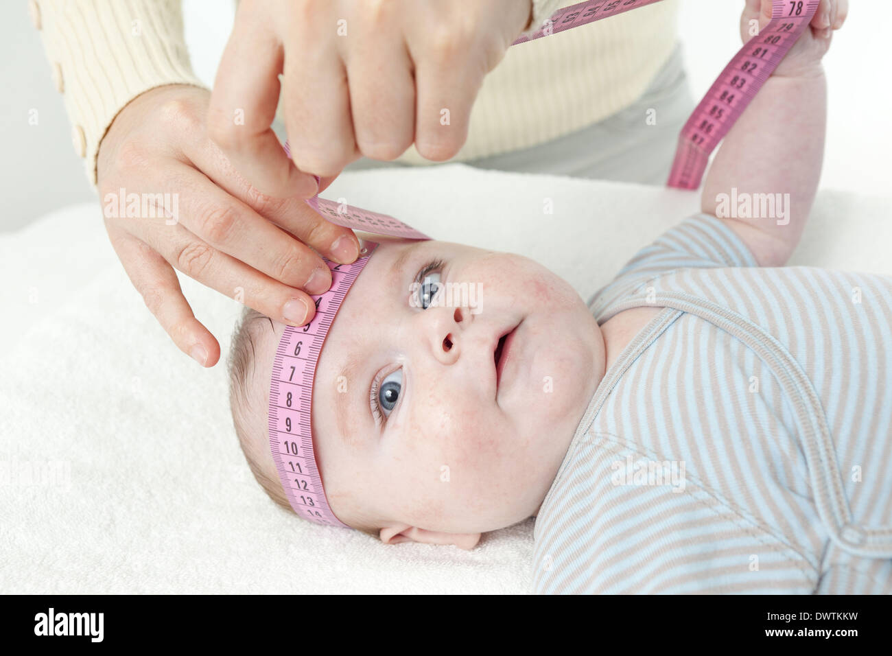 Head circumference measurement hi-res stock photography and images - Alamy