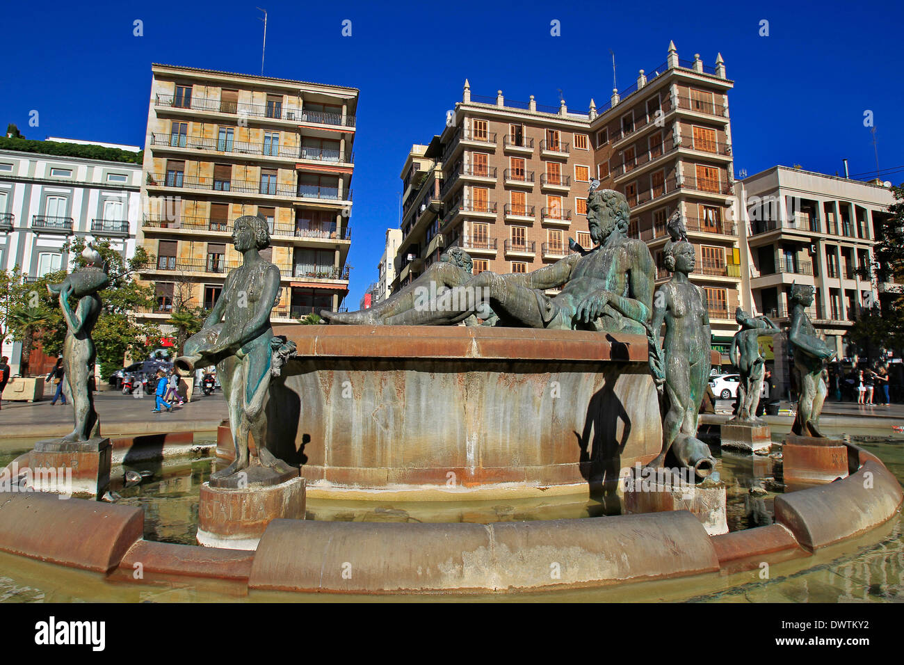 Fountain of Neptune in the Mare del Deo, Plaza de la Virgen, Valencia ...