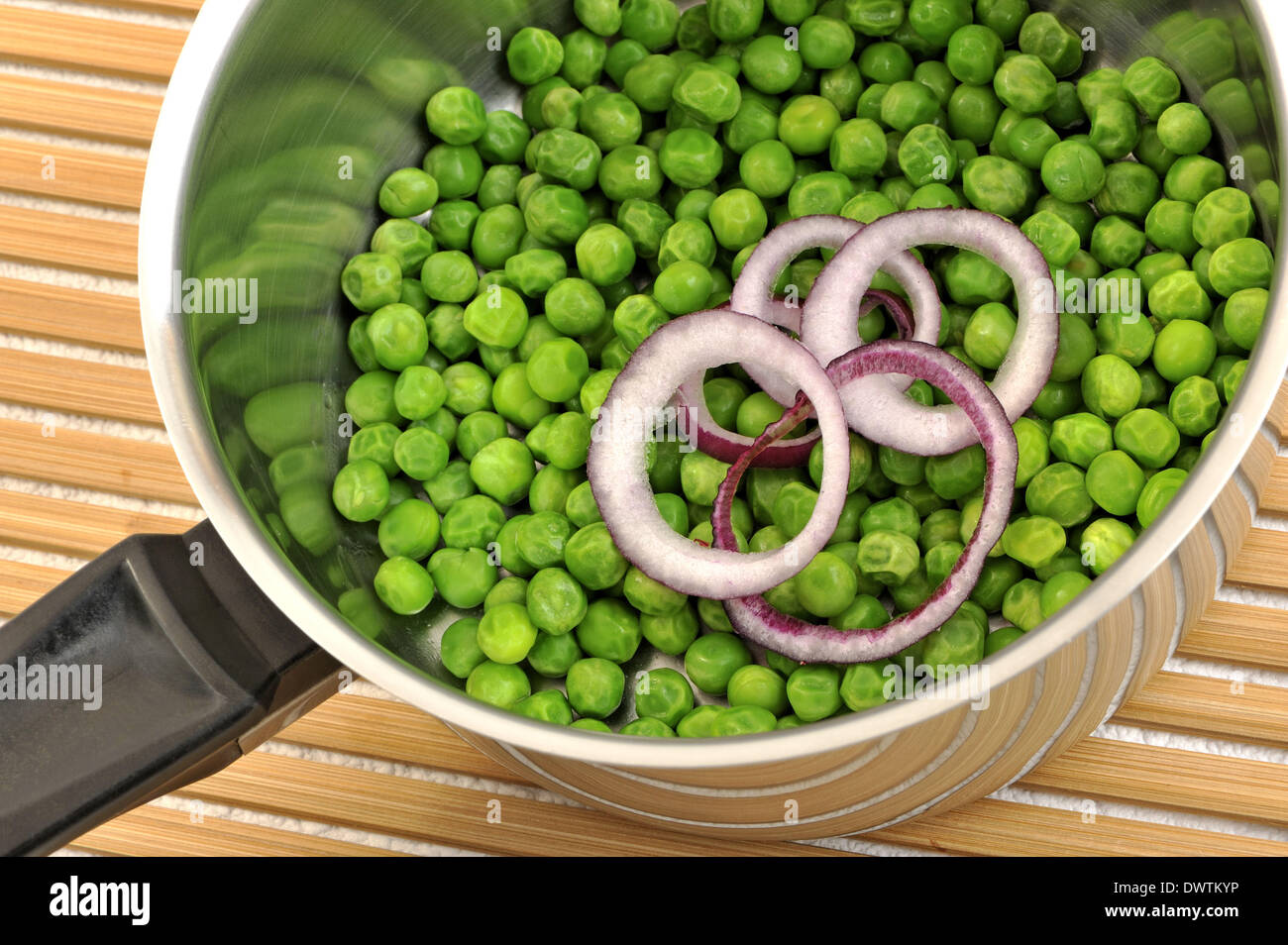 Green pea vegetable Stock Photo - Alamy