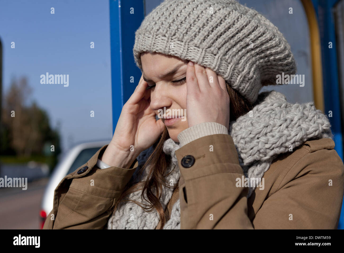 Headache teenage girl Stock Photo - Alamy