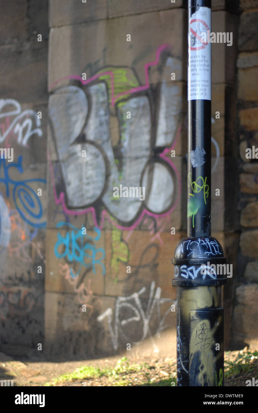 graffiti pole and wall background Stock Photo - Alamy
