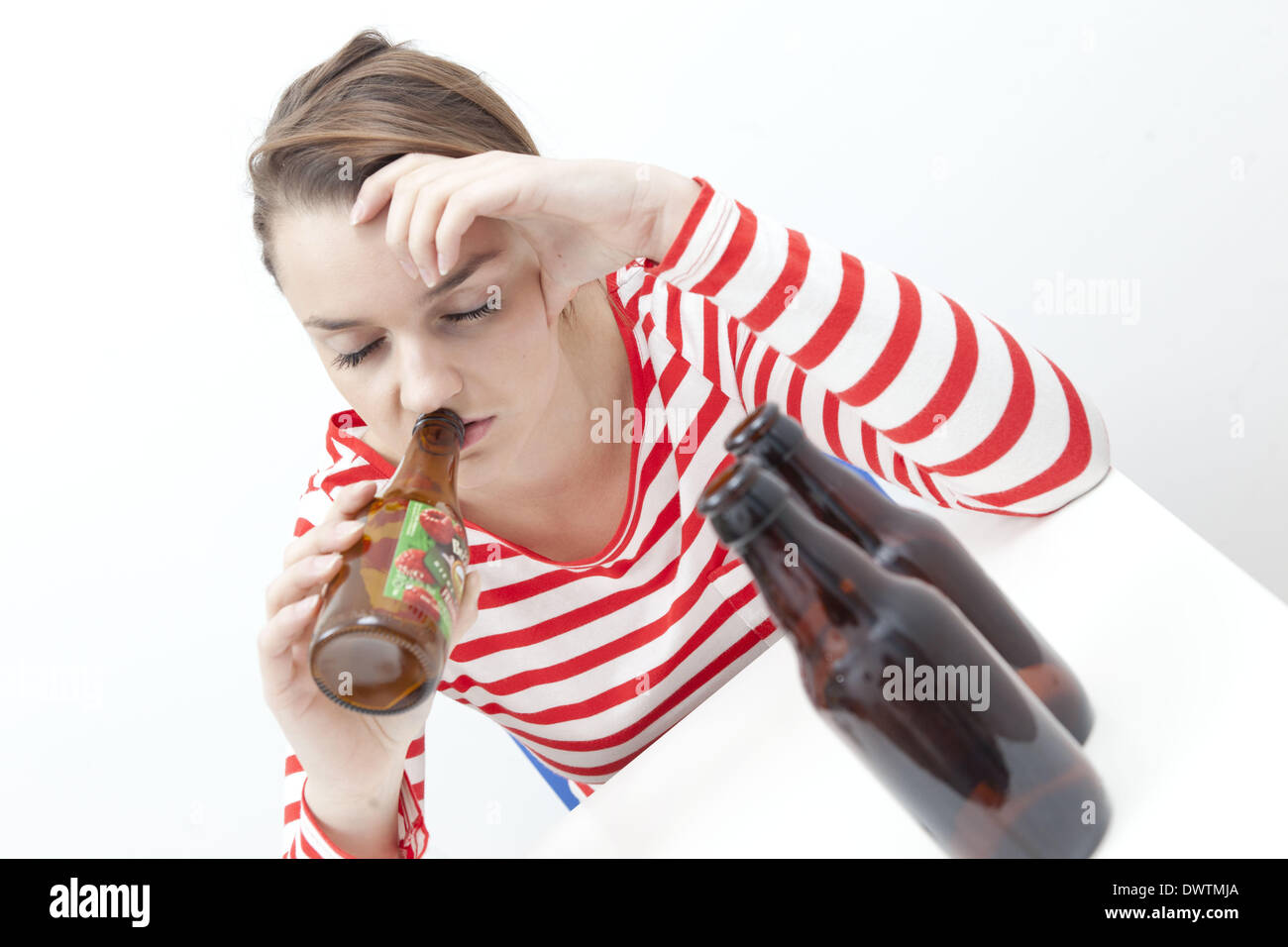 Alcohol teenage girl Stock Photo - Alamy