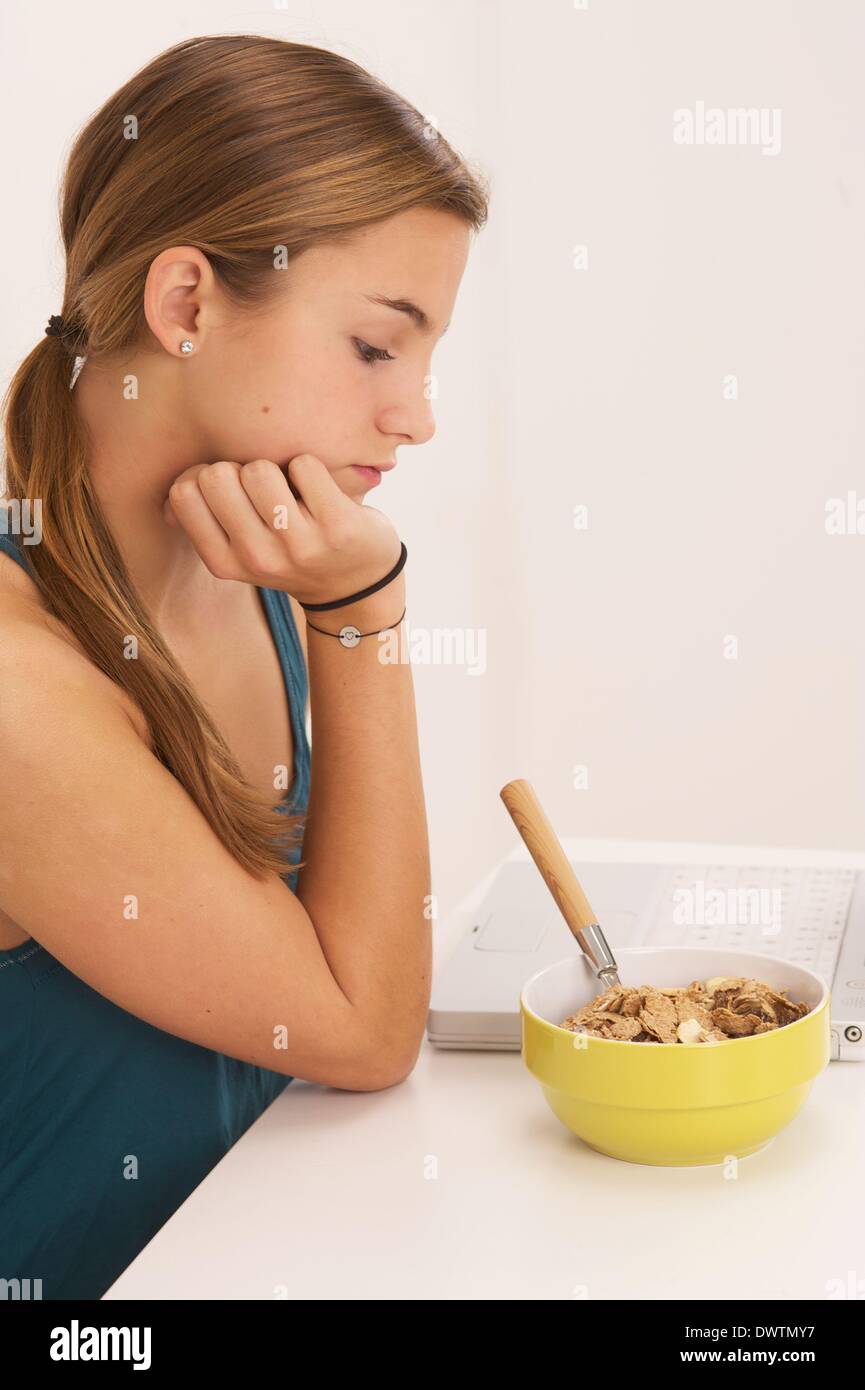 Anorexic girl 14 hi-res stock photography and images - Alamy